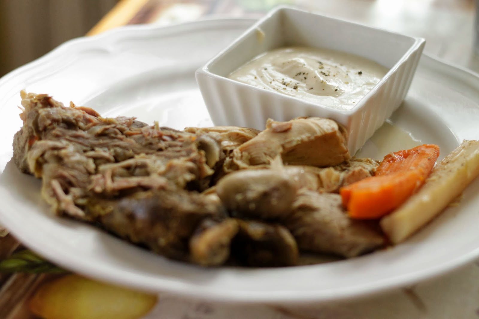 Vasárnapi ebéd: Egy igazi vasárnapi ebéd:Húsleves, fokhagyma mártás és ...