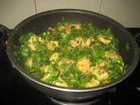 Shobha's Food Mazaa: PALAK MURGH / PALAK CHICKEN / CHICKEN CURRY WITH ...