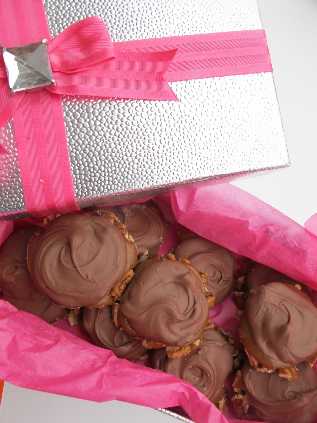 Fantastic Turtles with Homemade Caramel - Purple Chocolat Home