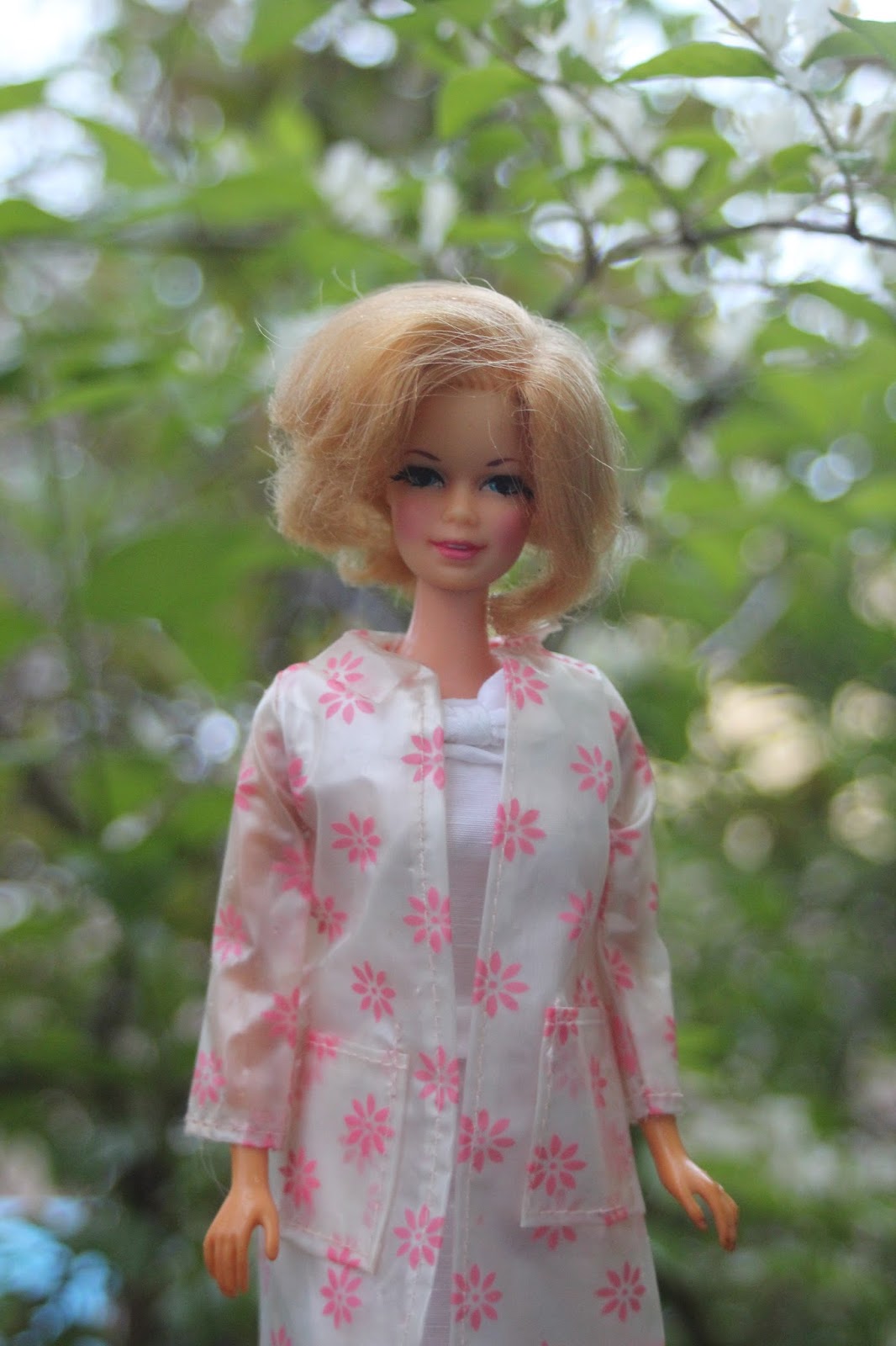 PLANET OF THE DOLLS: Doll-A-Day 2017 #125: Short Flip Stacey Blonde