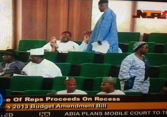 OLAWALE'S BLOG: PHOTO: Senator With Feet Up on a Chair During Reccess