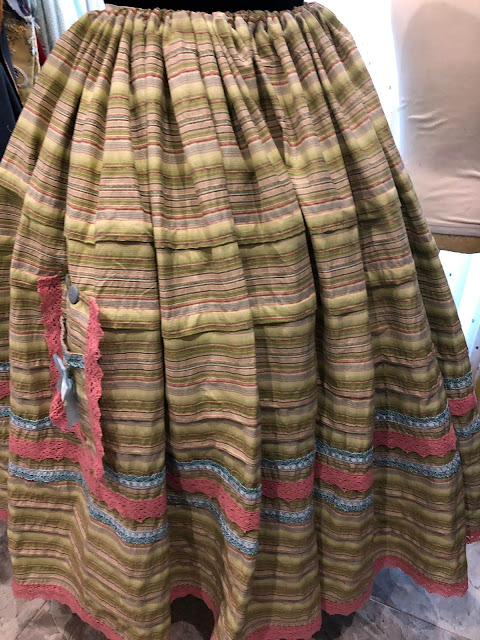 ENTRE TELAS: AQUÍ TENÉIS LAS ENAGUAS QUE HA CONFECCIONADO ENCAR ALUMNA ...