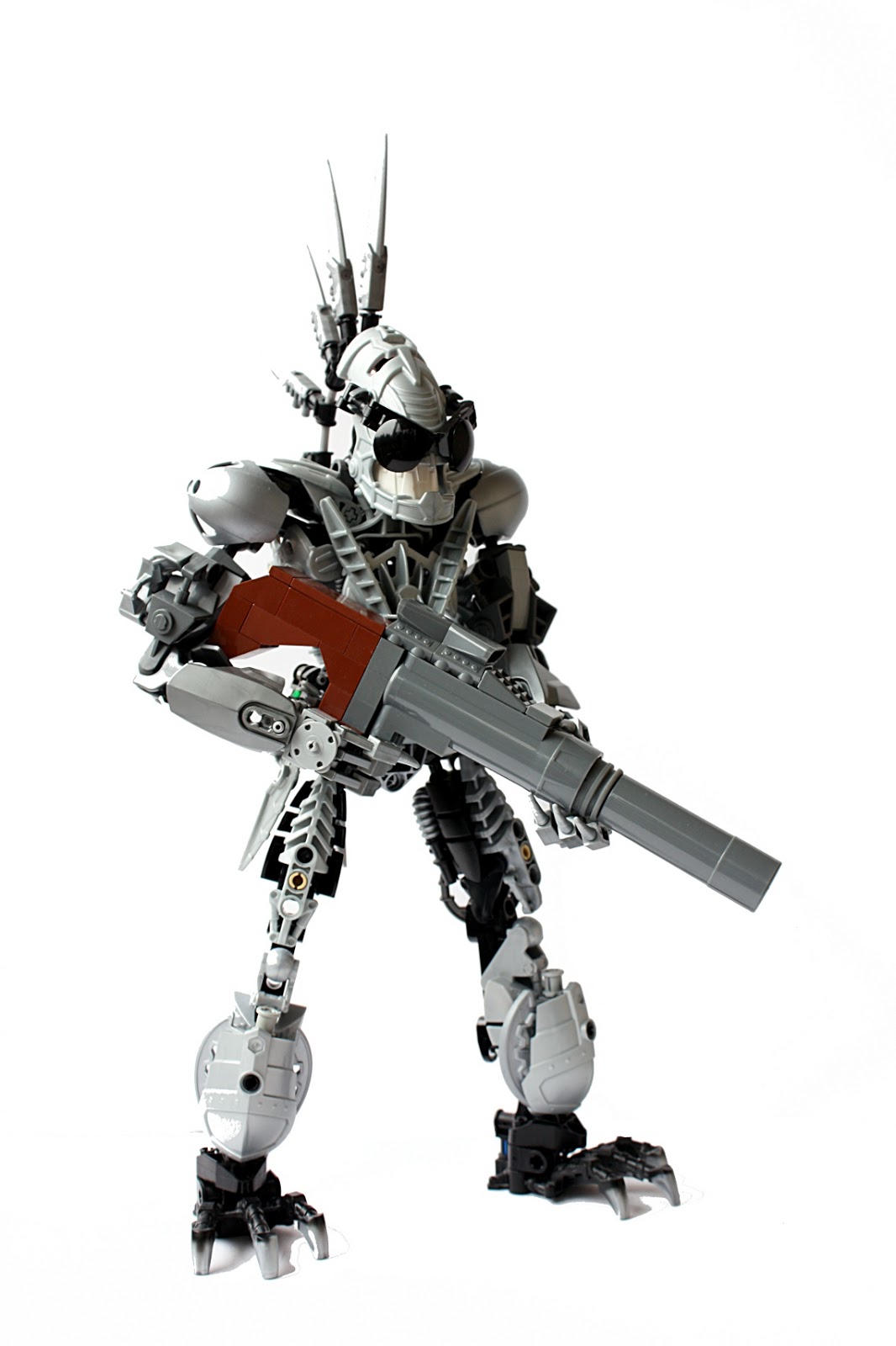 Every Skakdi moderator looks cooler with sunglasses | Cyclopic Bricks