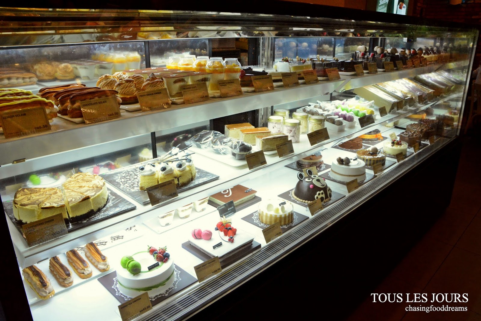 CHASING FOOD DREAMS: Tous Les Jours Bakery Presents Orchid Culture