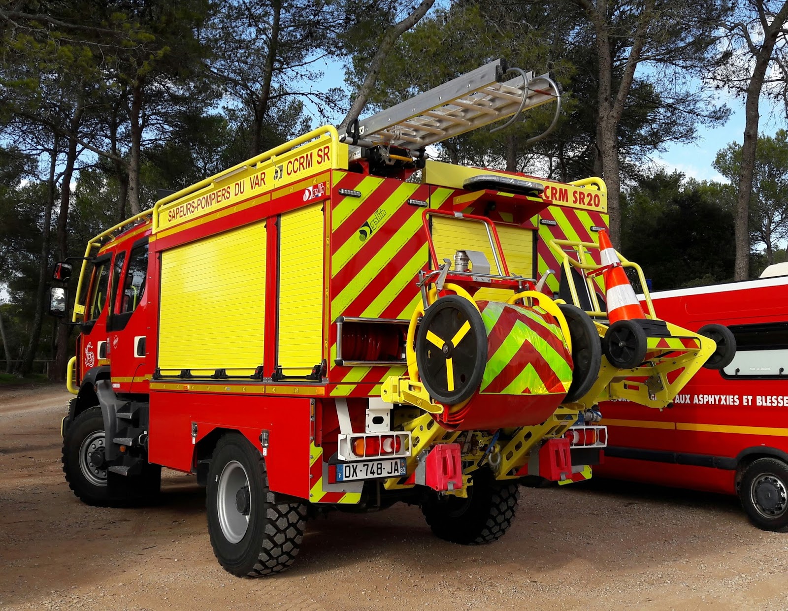 SP83 ... Pompiers du Var et d'ailleurs ....: CCR SR (Camion Citerne ...