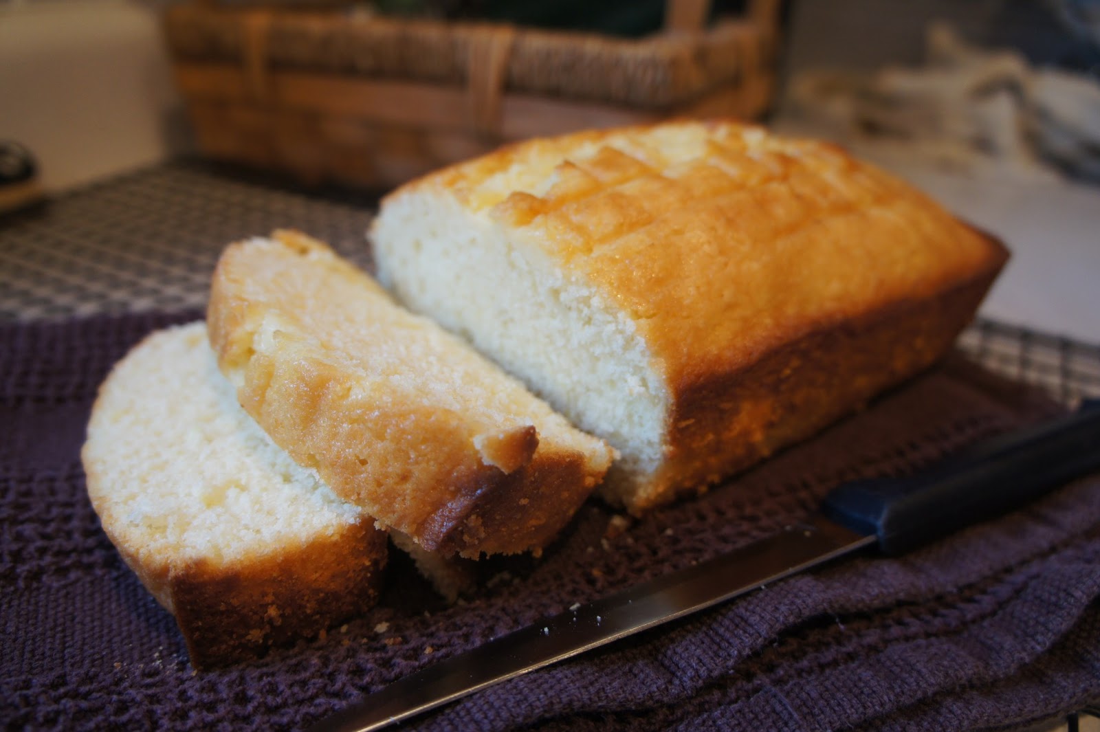 The Modern Housewife: Lemon Loaf