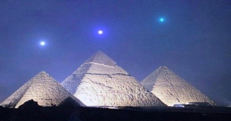 Rock Art Blog A RIDICULOUS CLAIM THE EGYPTIAN PYRAMIDS ARE ORIENTED rock-art-blog-a-ridiculous-claim-the-egyptian-pyramids-are-oriented