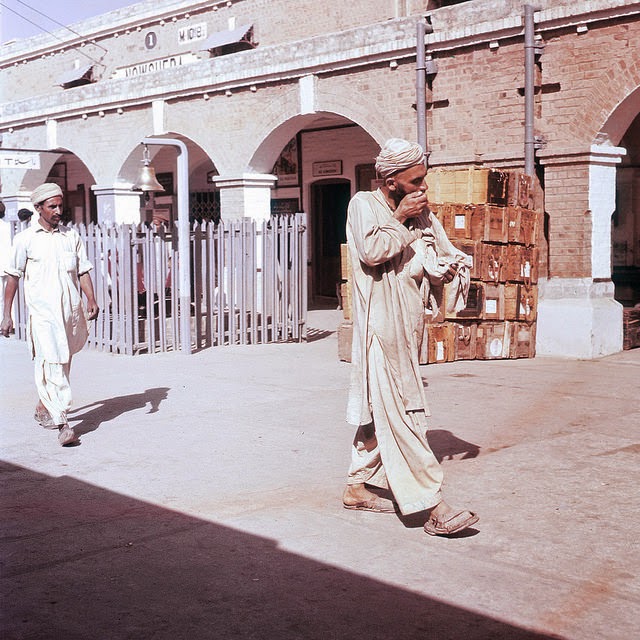 Interesting Color Photographs of Pakistan in 1957 ~ Vintage Everyday
