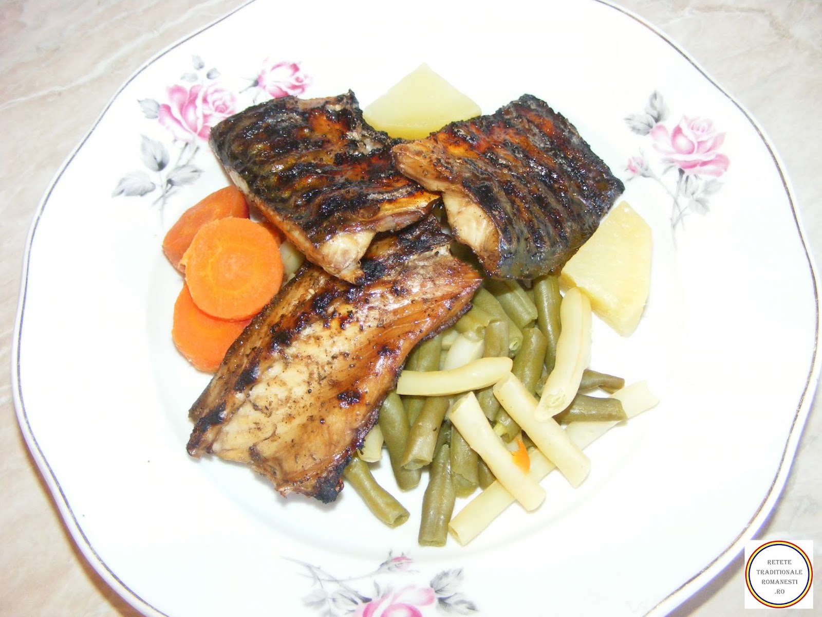 Peste la gratar cu legume reteta | Retetetraditionaleromanesti.ro