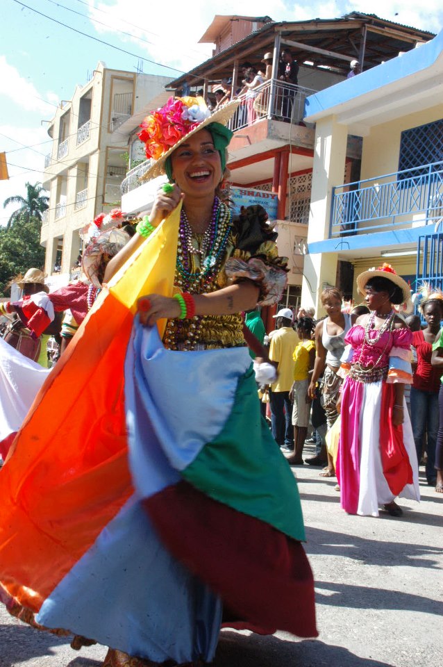 HAITI CONNEXION CULTURE: Pleins feux sur le carnaval de Jacmel de 2013