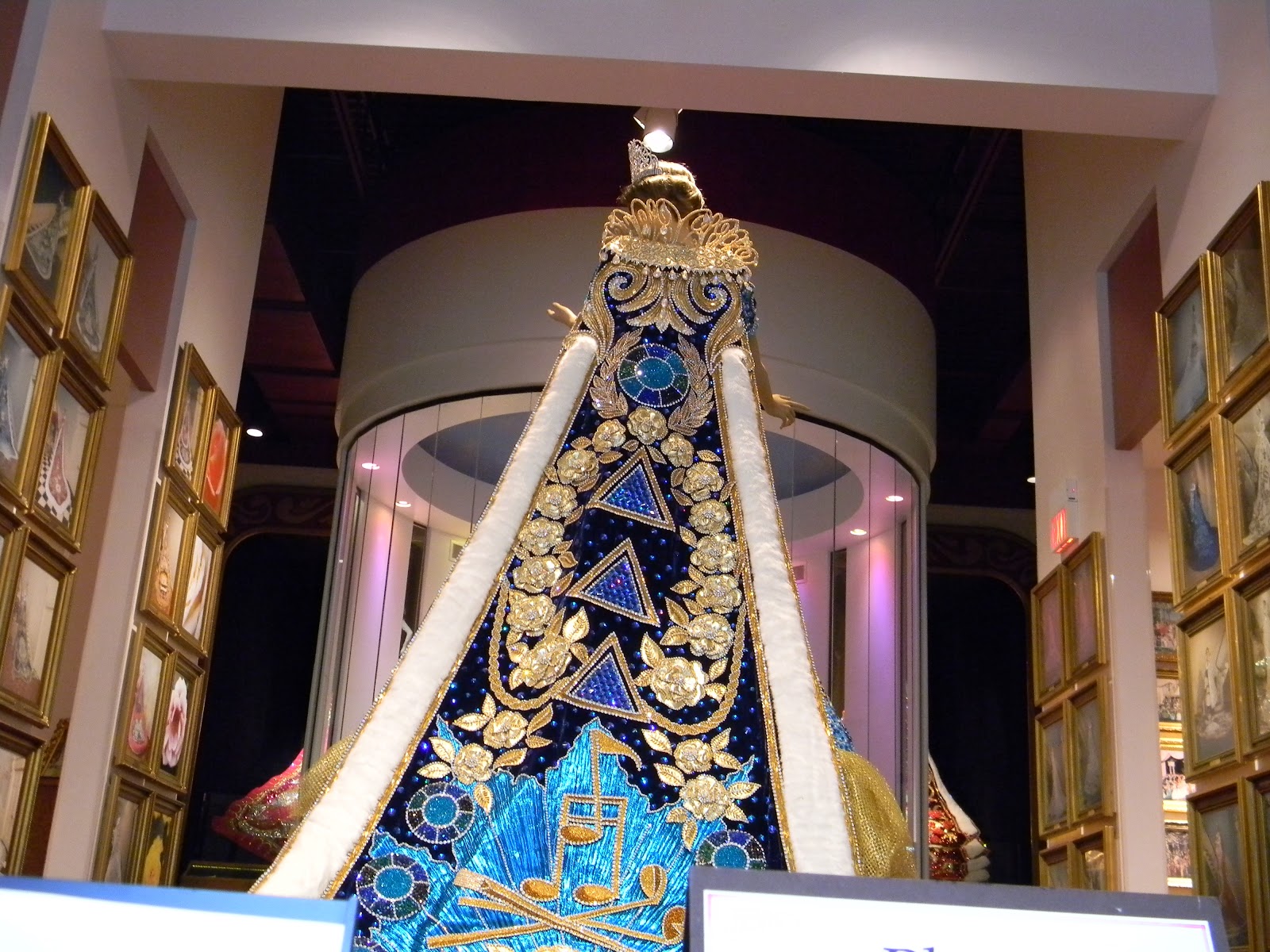 RVFulltimingLove: Rose Museum, Tyler, Tx