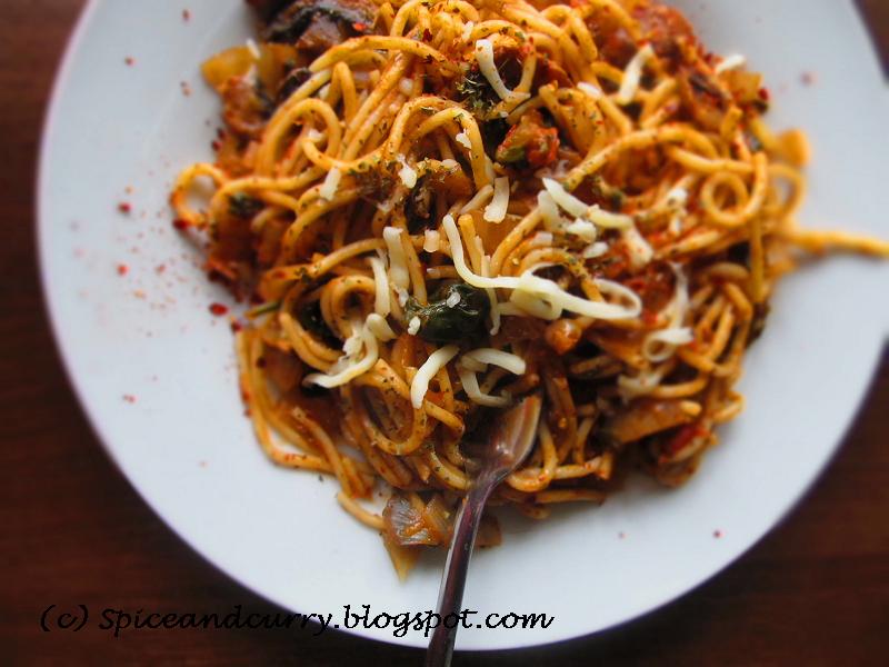 Spice and Curry: Spaghetti pasta recipe - a vegetarian delight