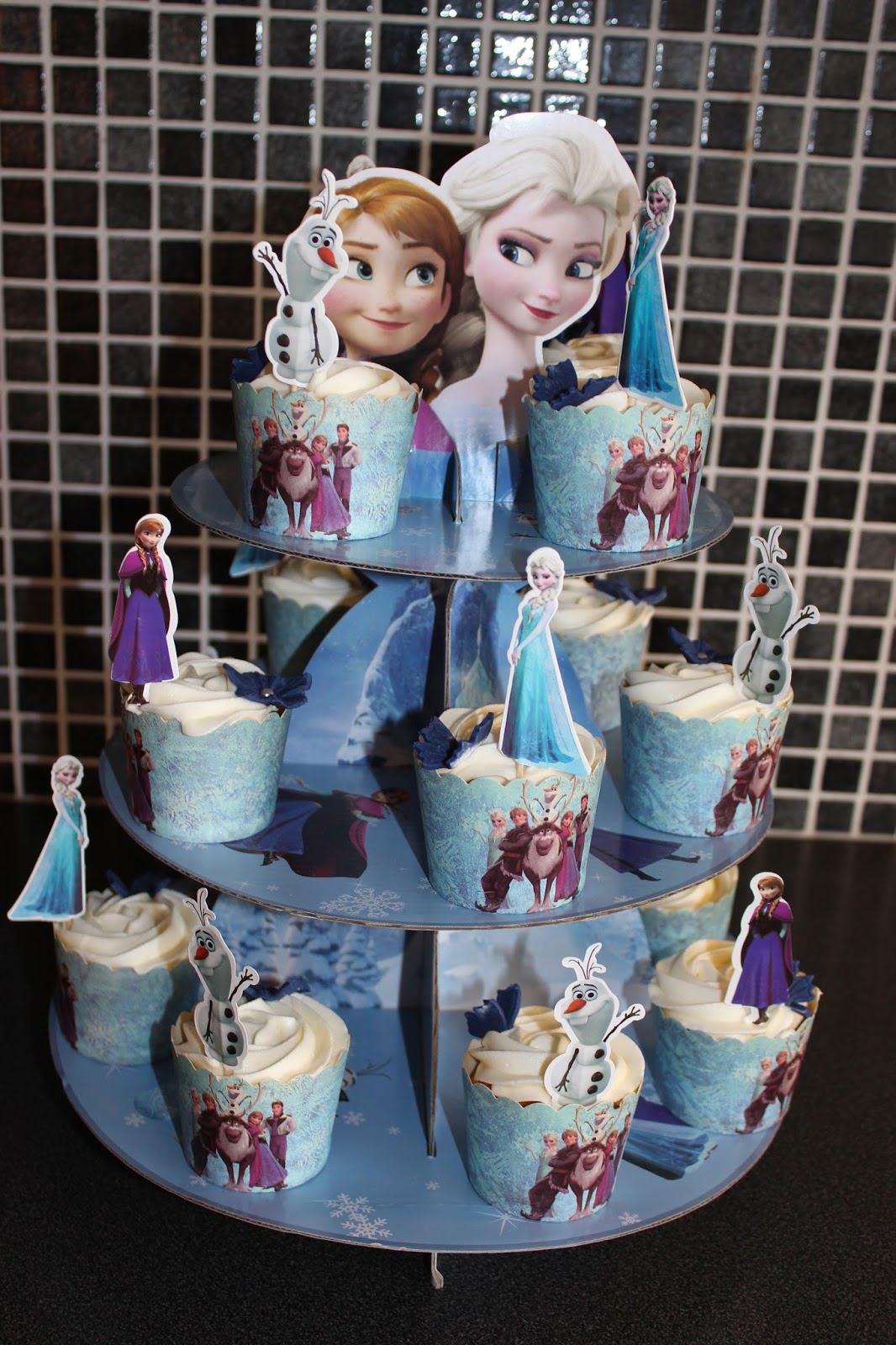 Anettes Kaker: Bursdag med Frost tema