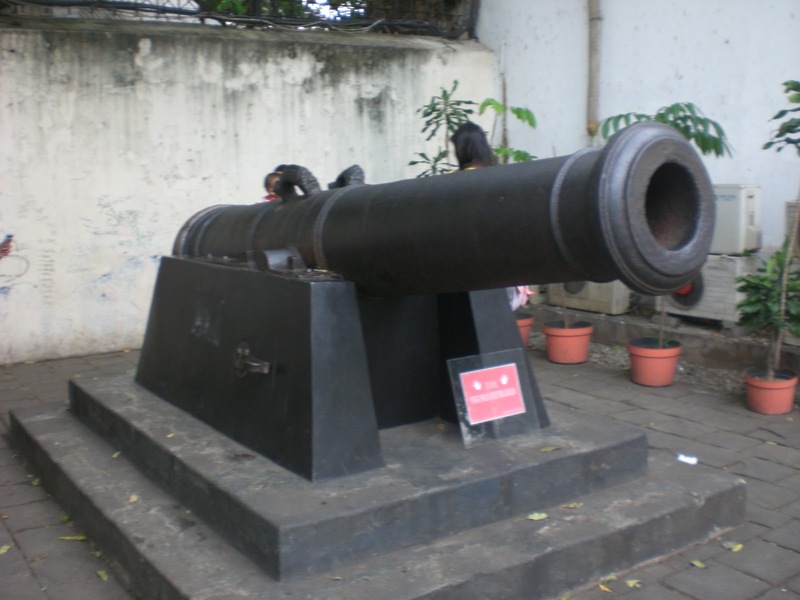LEGENDA-unik: Mengenal Lebih Jauh Meriam Legenda " Meriam Si Jagur