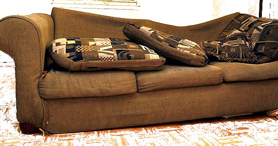 Niagara's Furniture Blog...: Is your couch/sofa broken.. We can fix it!