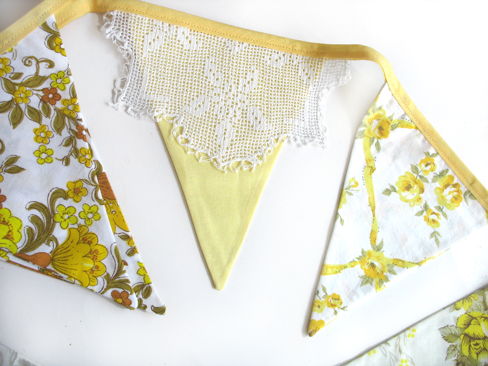 Merry-Go-Round Handmade: More Retro floral Vintage Flag Bunting added ...