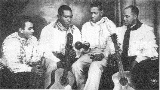 El cucurucho de manís: Las maracas de Machín