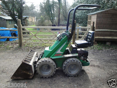 eBay Scam Hunter: AVANT 313 4WD petrol skid steer multi purpose loader