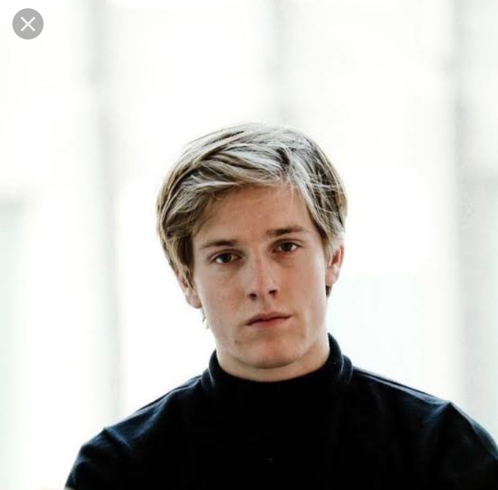 Los Ojos del Espectador: Louis Hofmann actor Alemán