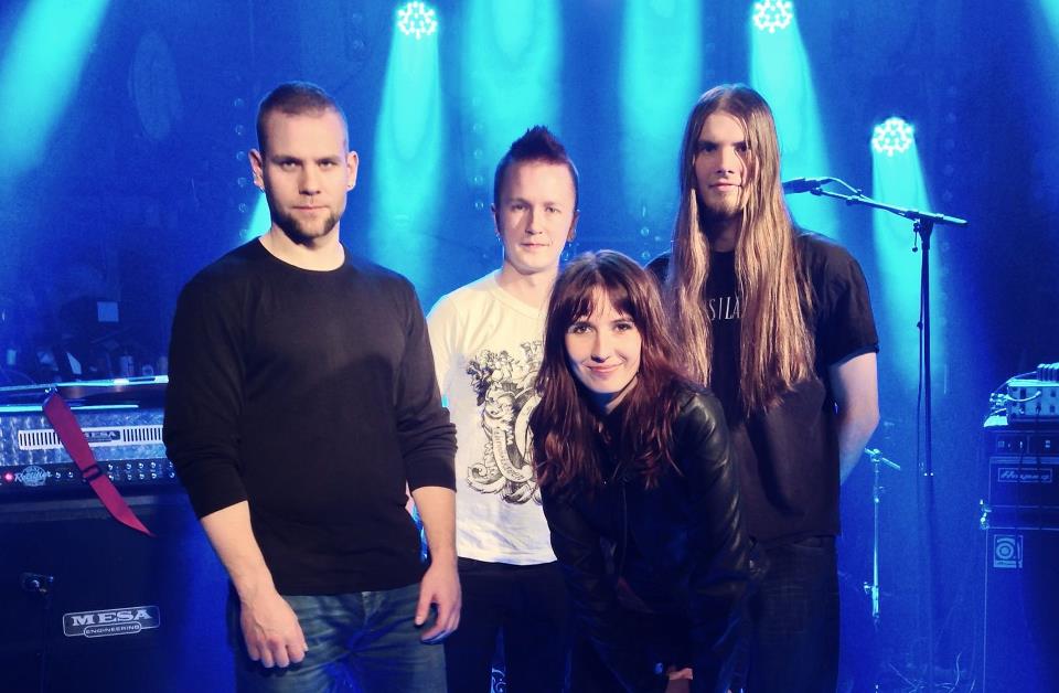 HB: BANDA LANÇA PRIMEIRO VÍDEO COM MIIA, NOVA VOCALISTA - Gustavo Hoft