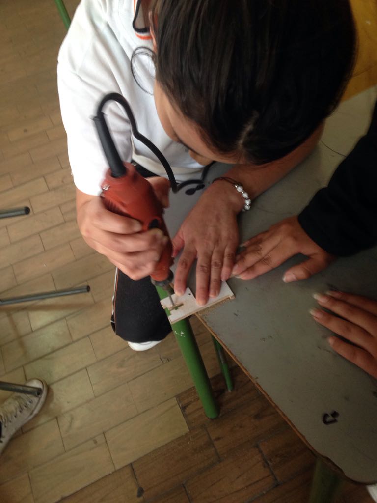 MANO ROBÓTICA CON ARDUINO: PROCEDIMIENTOS