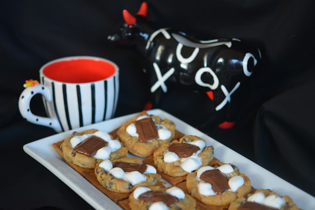 S'MOOKIE COOKIES BAKED ON GRAHAM CRACKERS - Hugs and Cookies XOXO