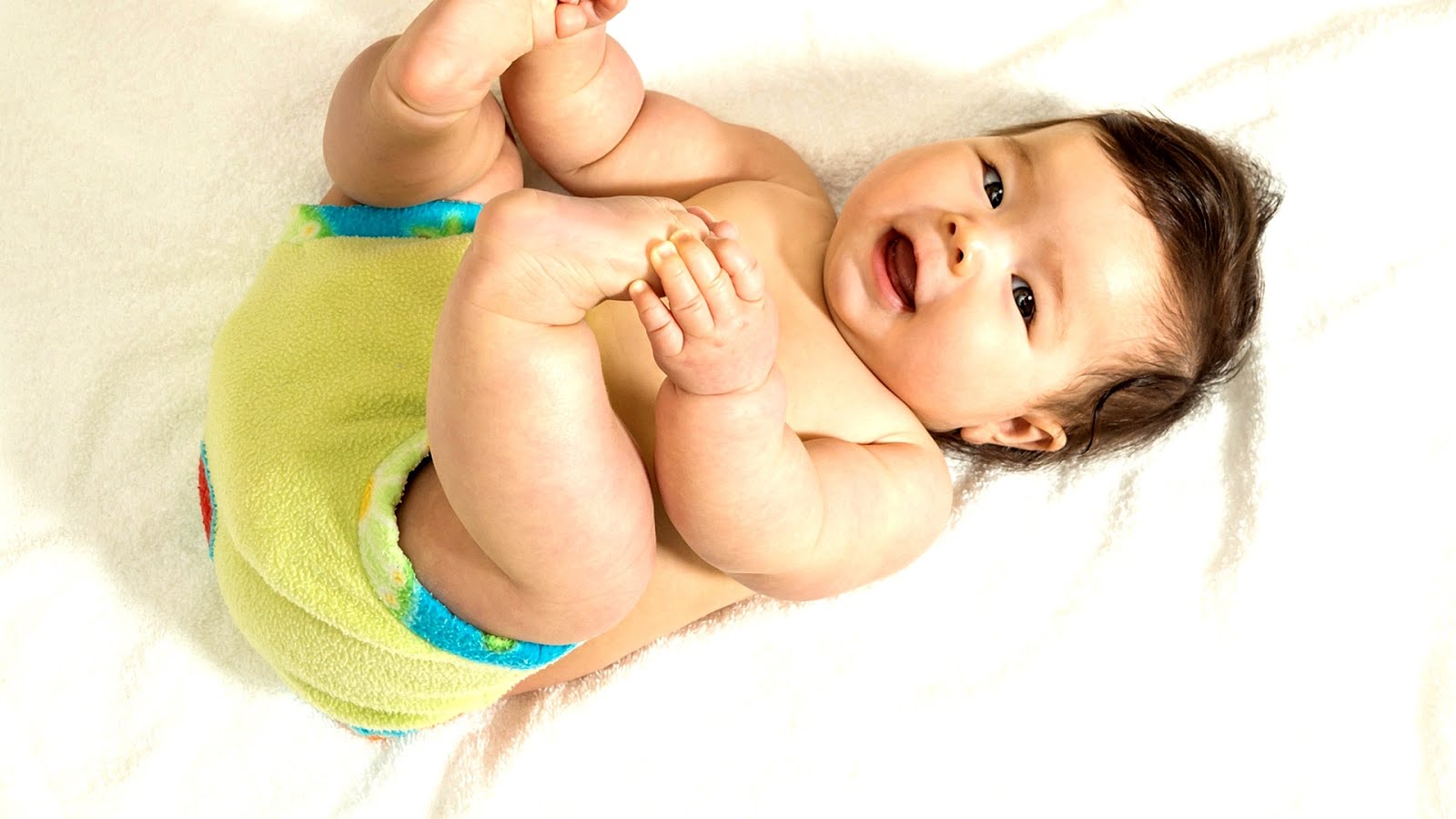 At What Age Do Babies Start Crawling Start Choices at-what-age-do-babies-start-crawling-start-choices