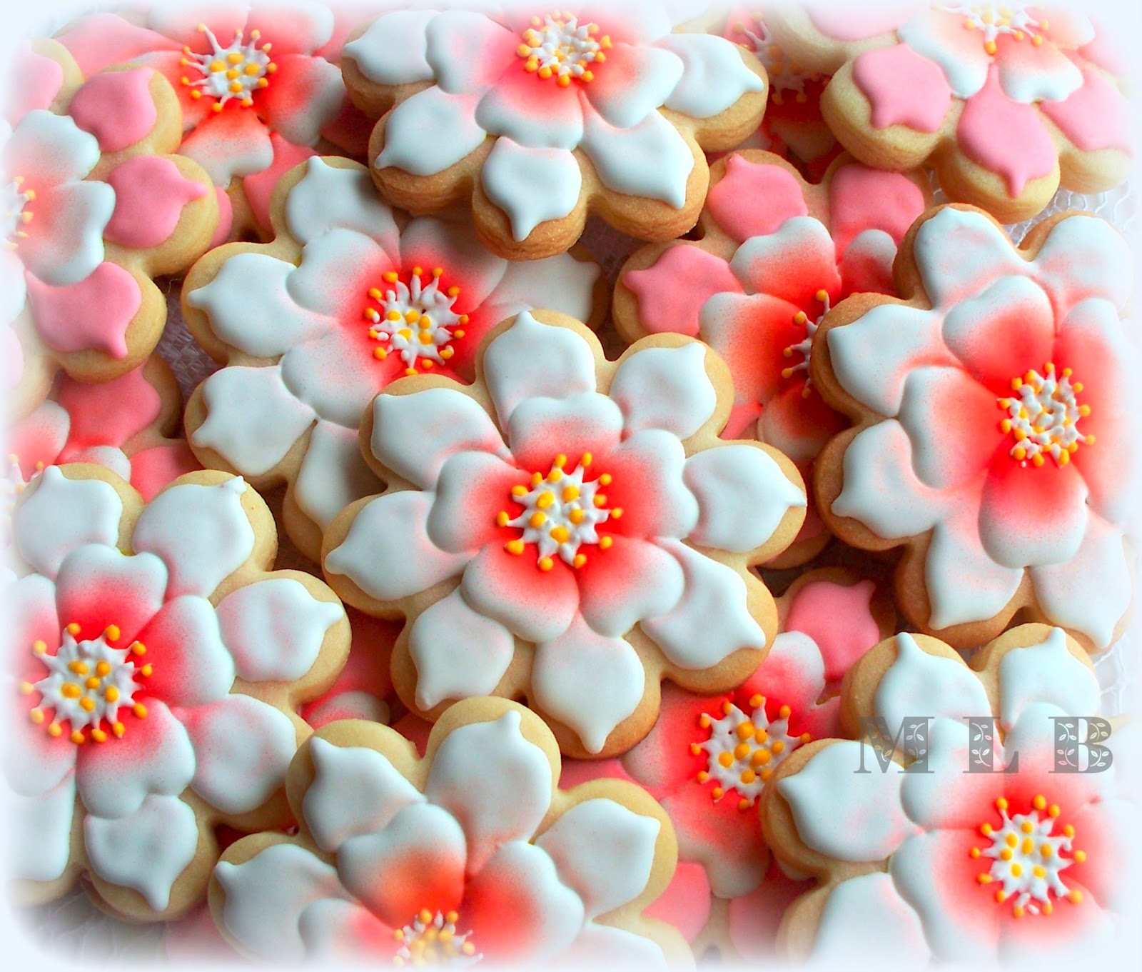 My little bakery 🌹: Church auction cookies.