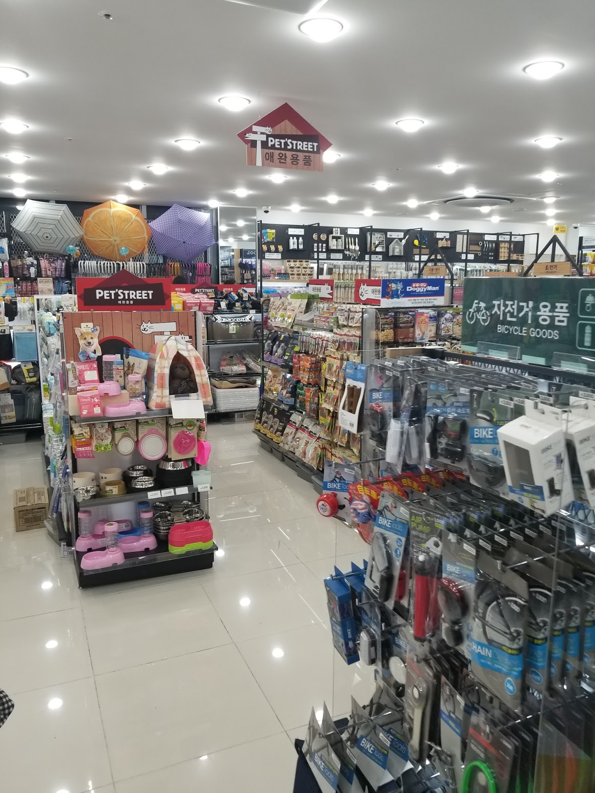 Day 1: New Huge Daiso in Myeongdong - Seoul, South Korea - chichicho~