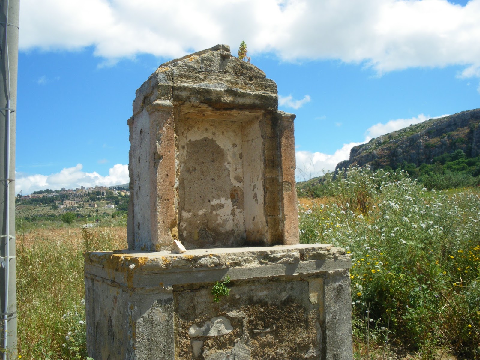 Sentieri della Natura: Monte Cofano: La Cappella del Cavaliere