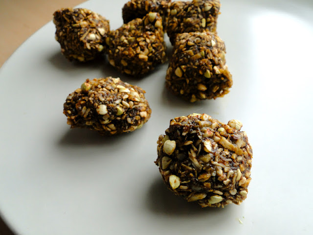 Sketch-Free Eating: Raw Gingerbread Nuggets + Juice Pulp Pate