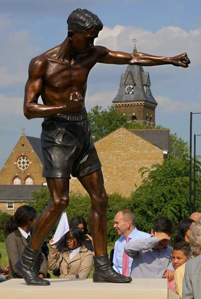 NO HOLDS BARRED BOXING: Teddy Baldock Statue unveiled in East London