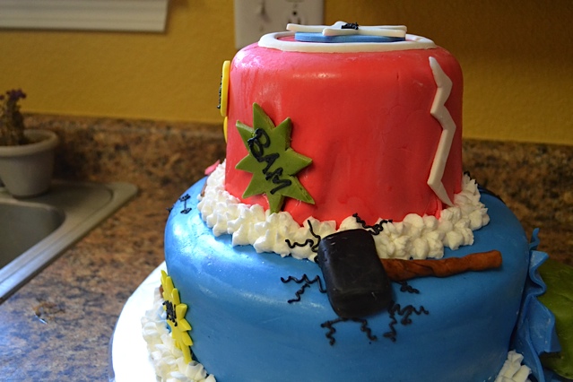 Confessions of a Project-aholic: Avenger's Cake