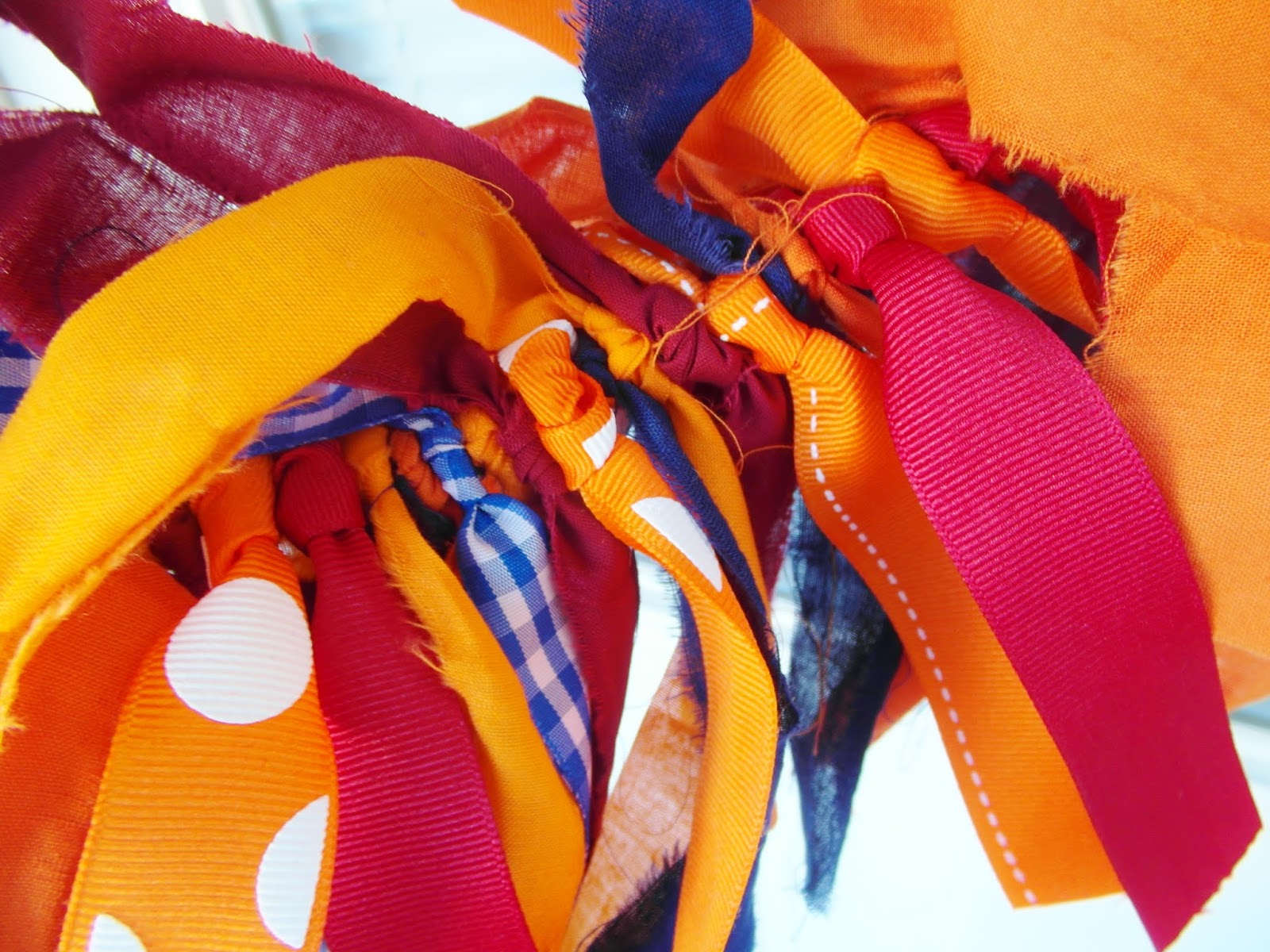 beyond the aisle: team spirit: house united rag wreath [football season!]