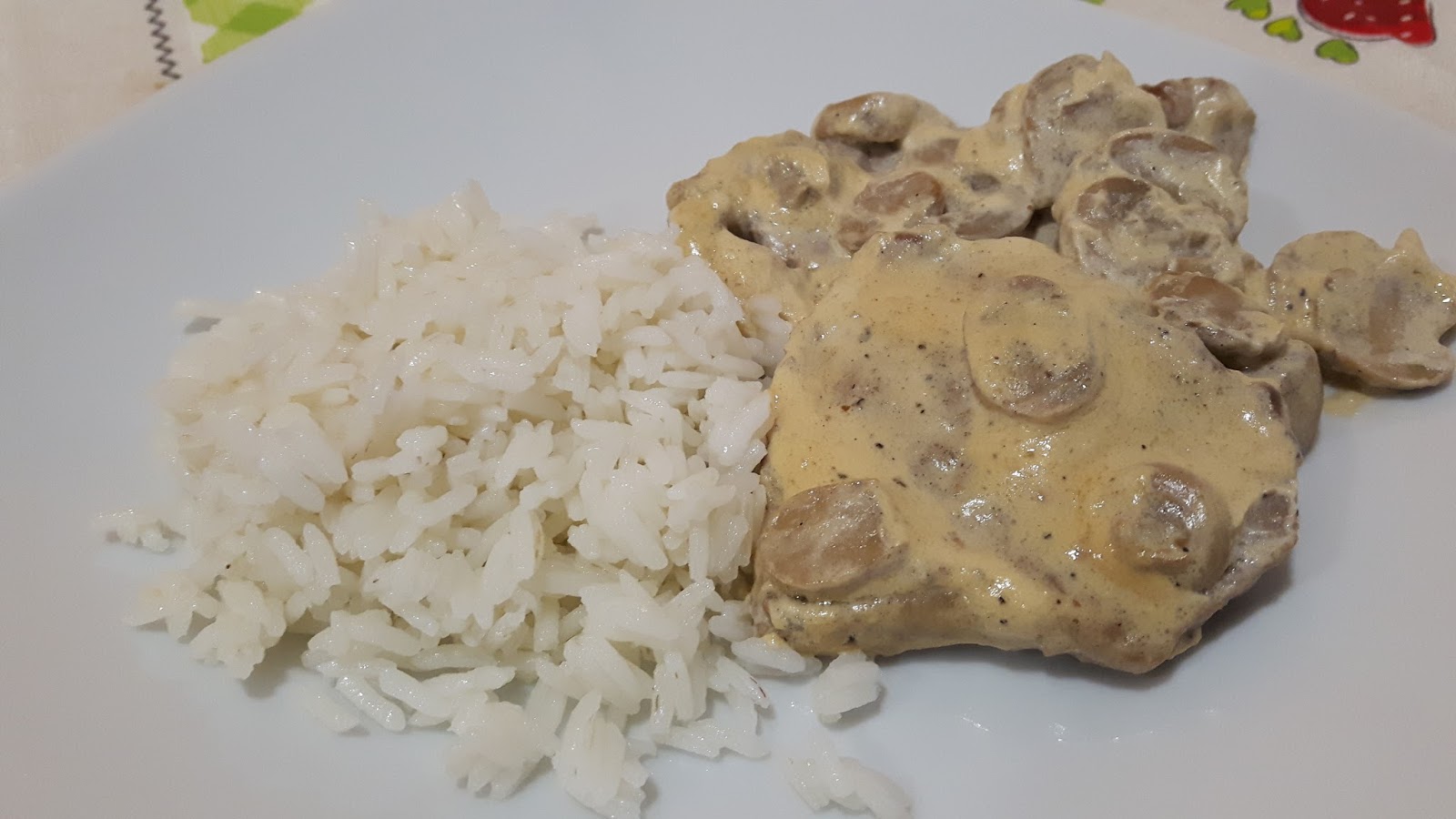 Bifes com natas de cogumelos