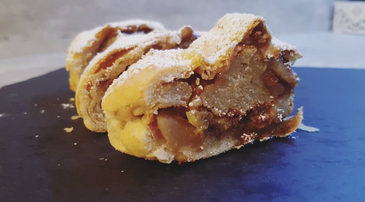 Strudel me mollë (Vienez) | BonBon Taste