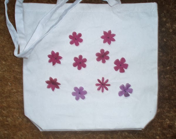 Sew Stitch Knit: Decorating Totes for Craft Fair