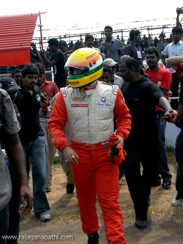 TAMIL ACTOR AJITH CAR RACE PHOTOS AND SHALINI AJITH PHOTO | GATEWAY TO ...