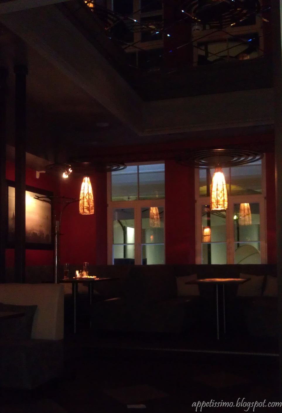 О ресторанах из уст гурмана. : Manhattan Double Coffee Riga