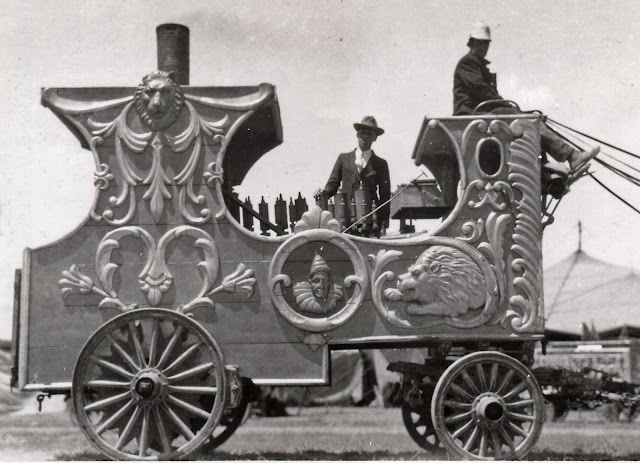 Buckles Blog: Parade Wagons #6