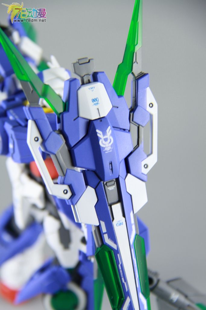 GUNDAM GUY: RG 1/144 00 Qan[T] Full Saber - Customized Build