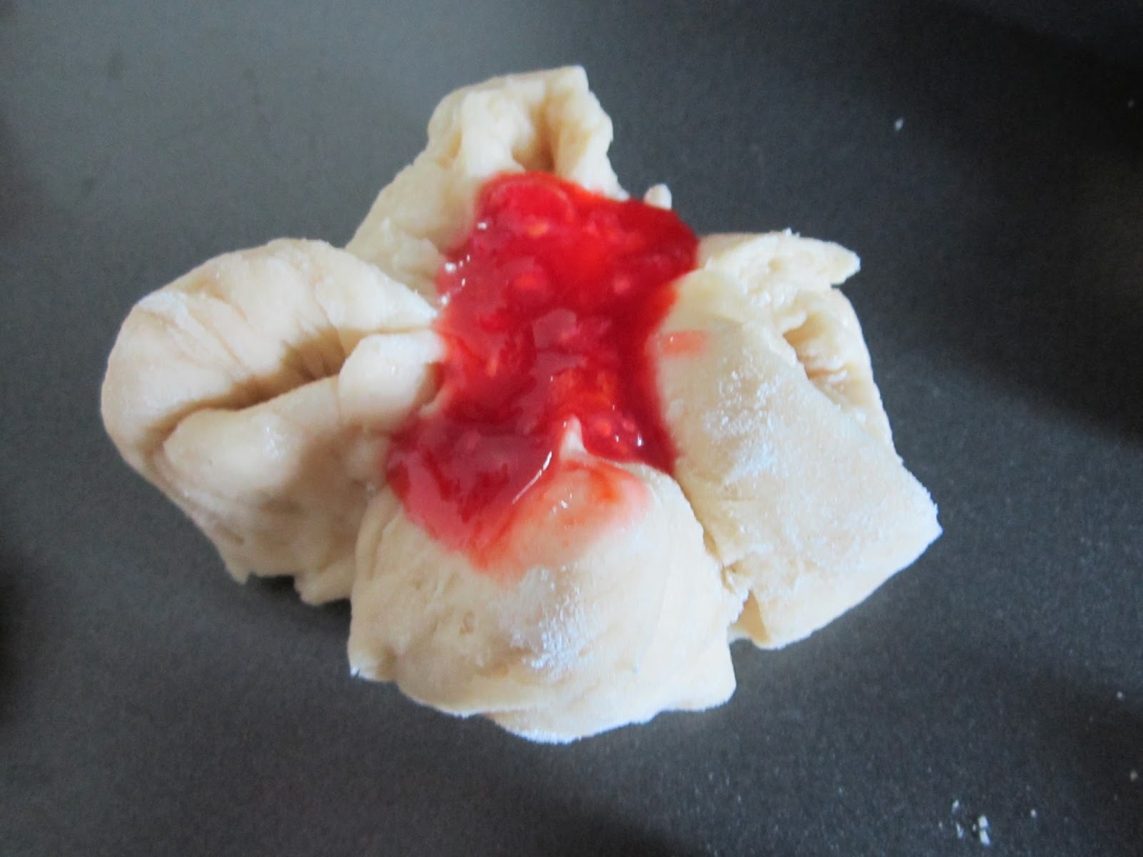 Yankee-Belle Cafe: Puff pastry pinwheel cookies.... Sorta.