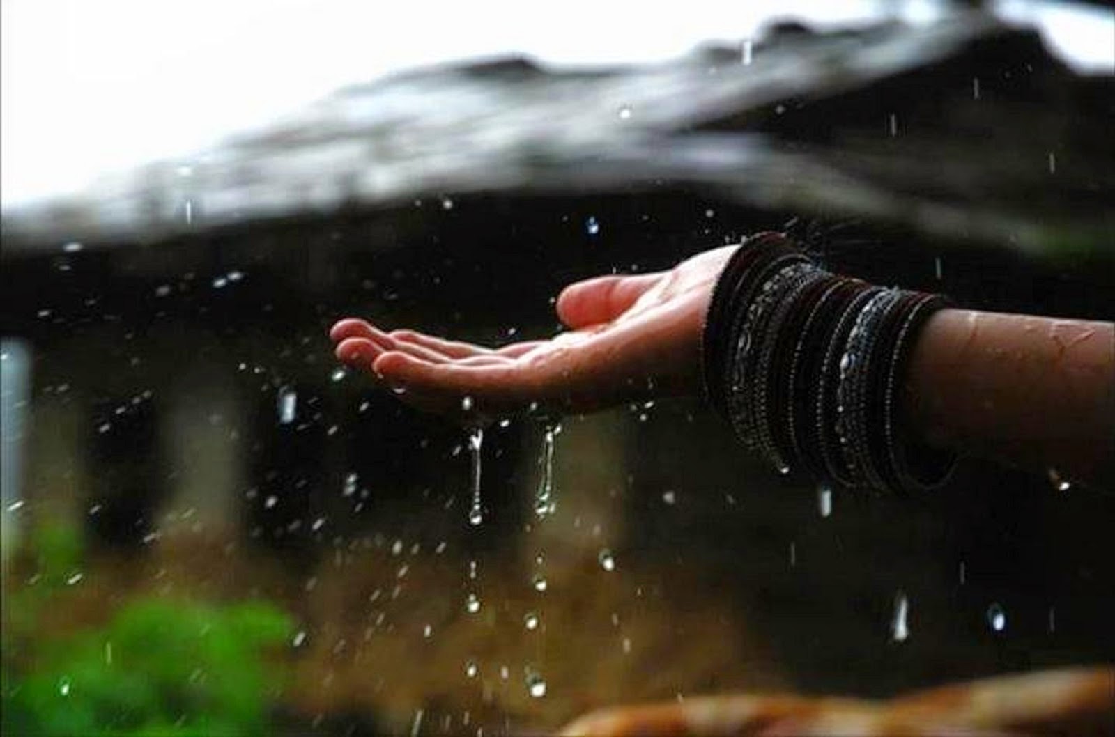 Hd Wallpapers Girl In Rain