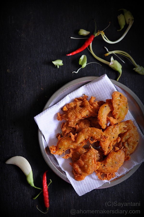 Bok Phool Bhaja (Agati Flower Fritter) - A Homemaker's Diary