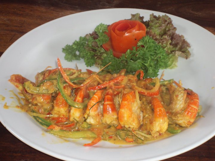 Earthwalkers: Bali's traditional "Basa Gede" - Basic spice paste....