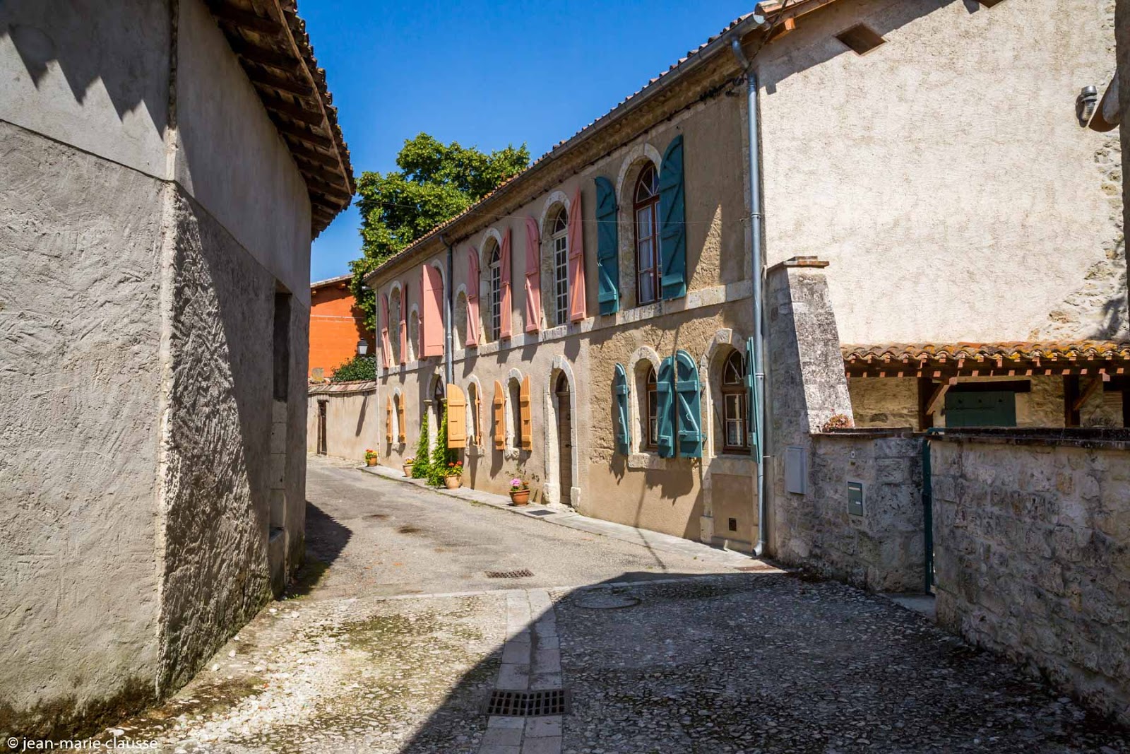 Découvrir la France en photos: 103 - SARRANT. (Gers -32)