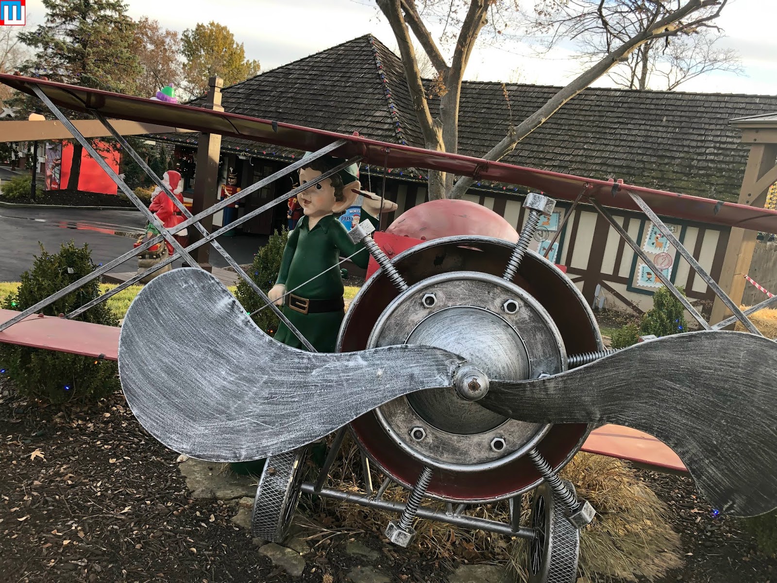 MidwestInfoGuide: Winterfest Decorations (WOF)