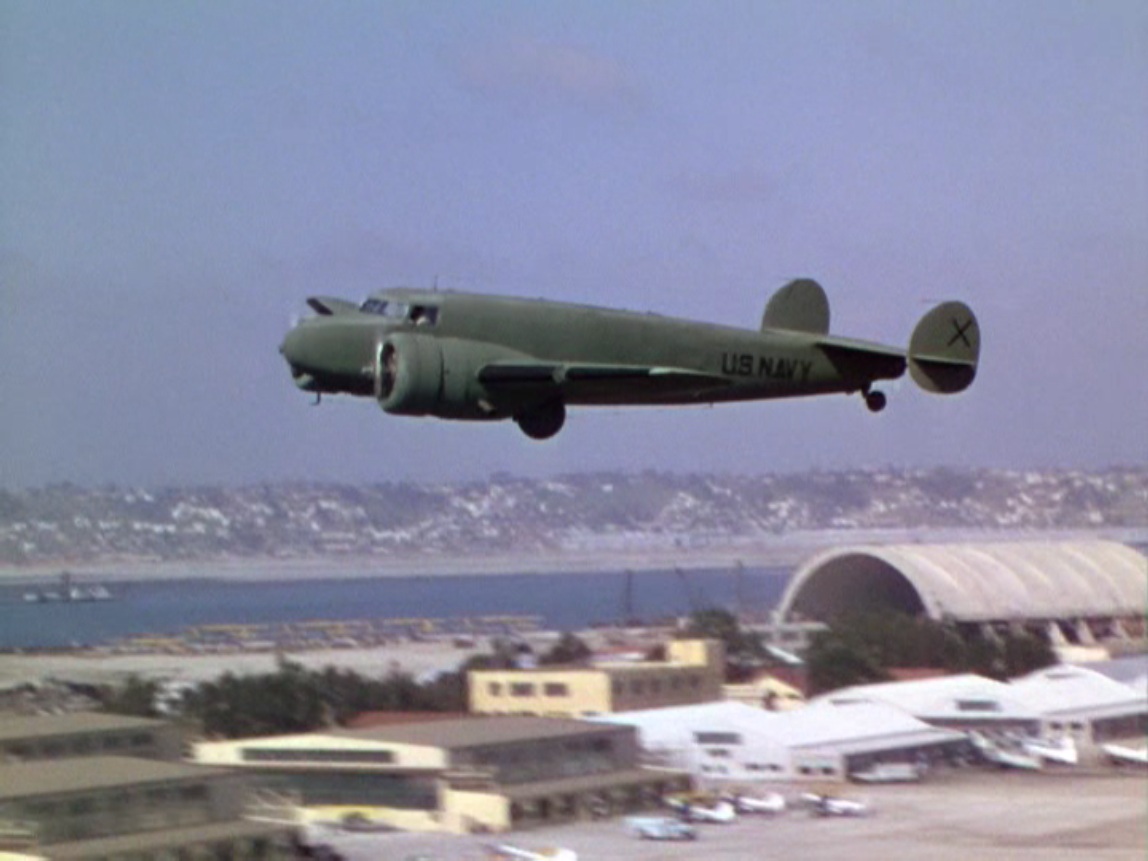 Happyotter: DIVE BOMBER (1941)