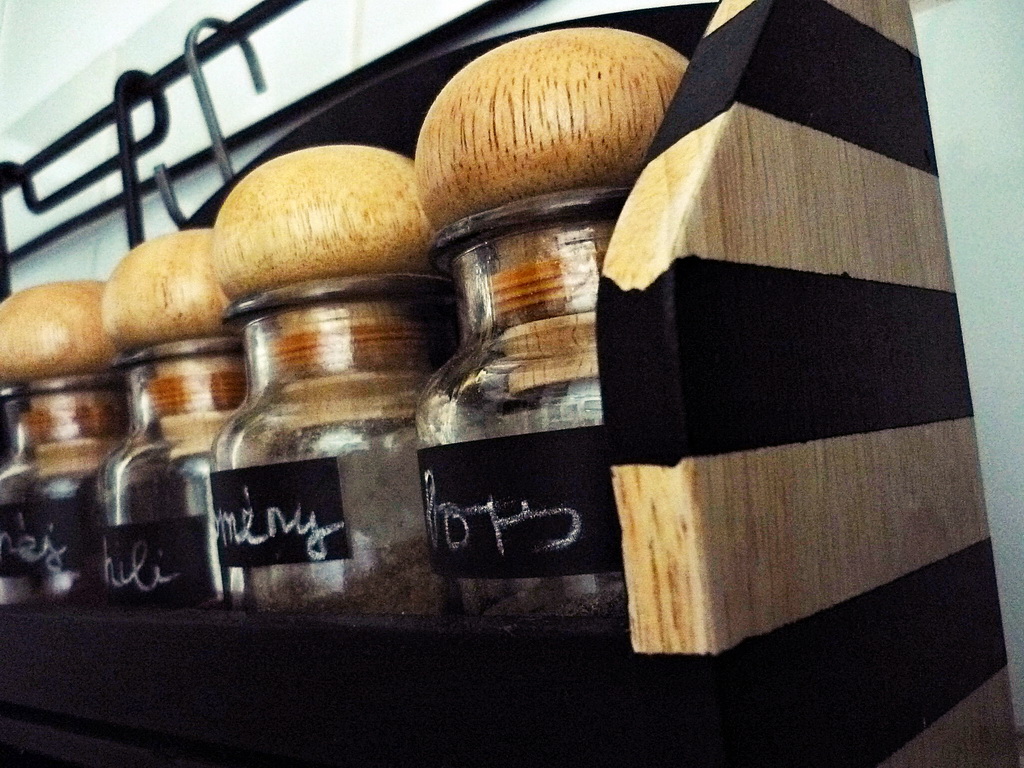 skanda home: DIY fűszertartó polc