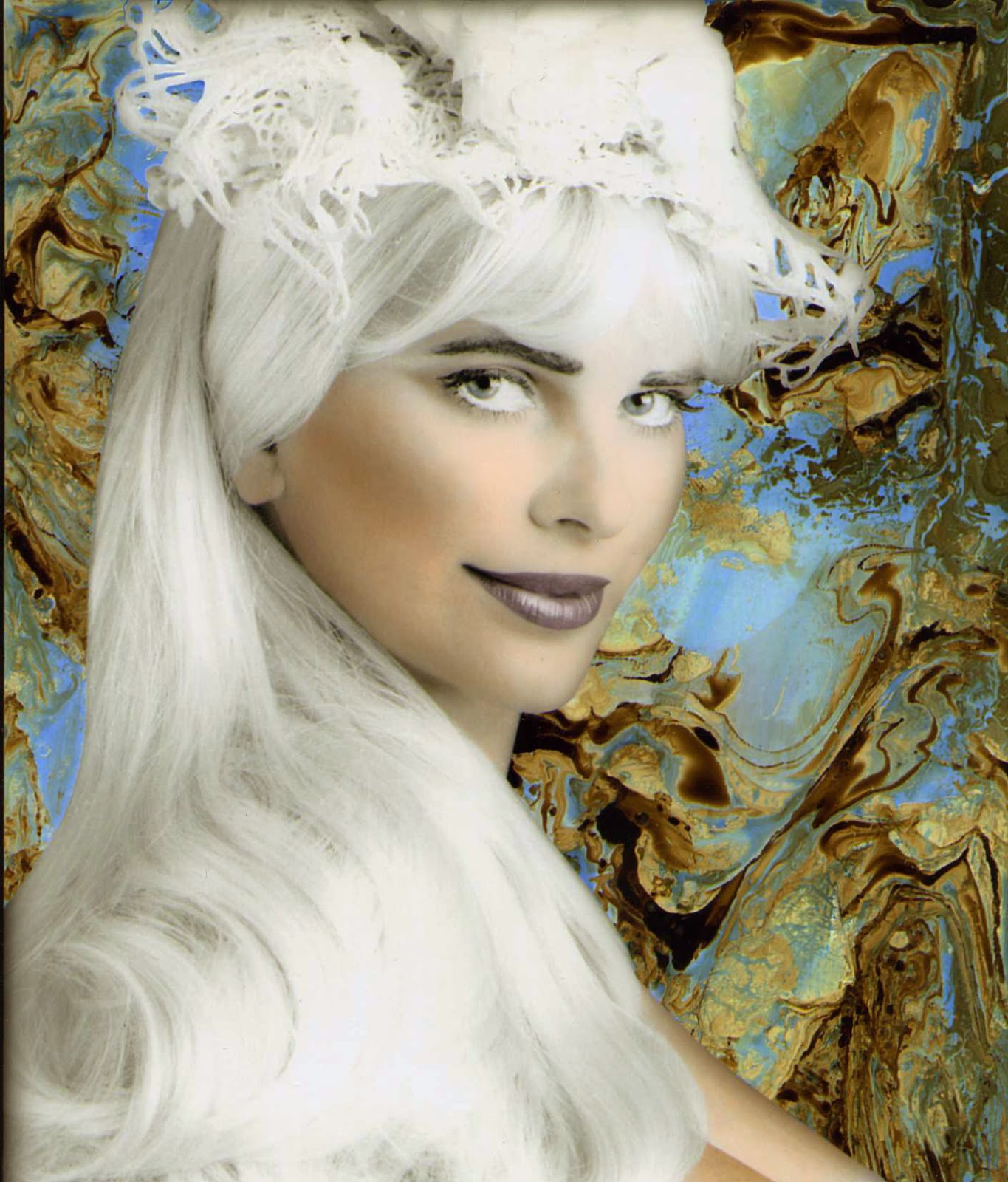 CICCIOLINA: NON SONO IO NEL VIDEO “CICCIOLINA E IL CAVALLO” | MNews.IT